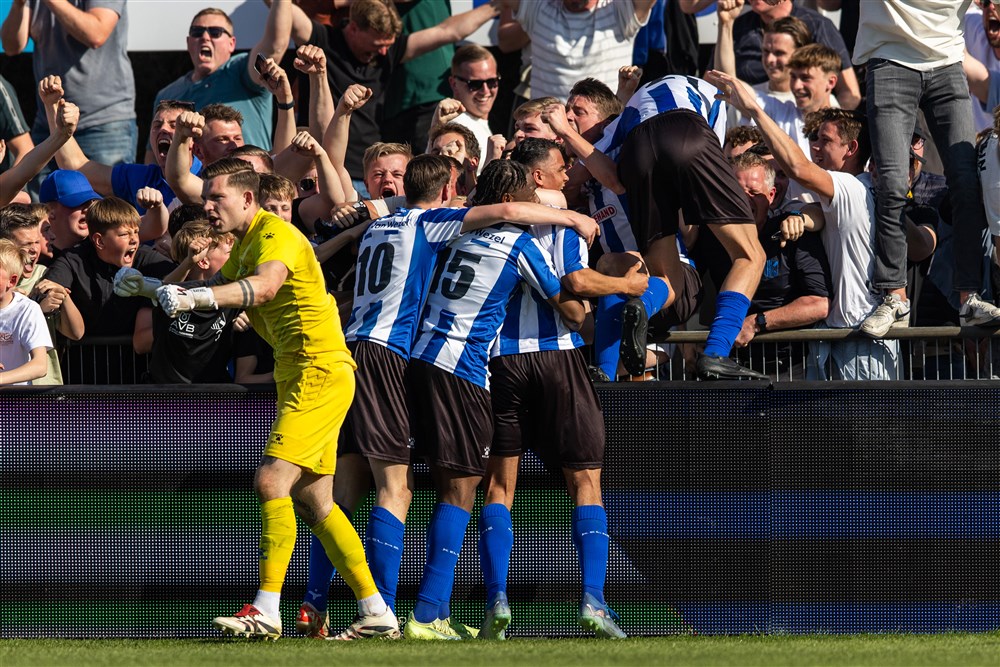 Quick Boys op karakter langs Kon. HFC - K.v.v. Quick Boys